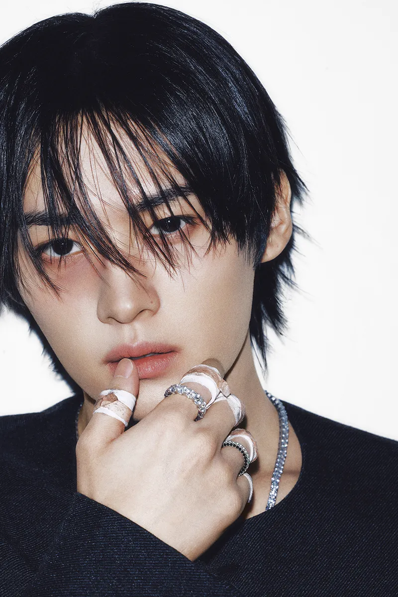 LEE KNOW (Stray Kids) – Profile & Photos